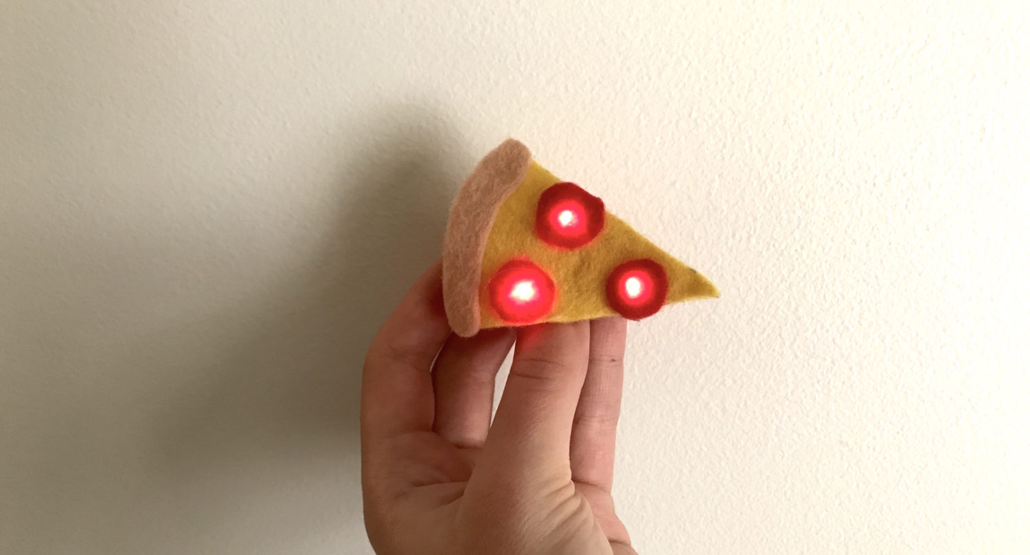 Make a Light Up Pizza – Wearable Tech Tutorials and How-Tos